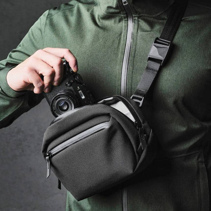 ALPAKA Go Sling Bag Nano - Axoflux Black | Modern Quests