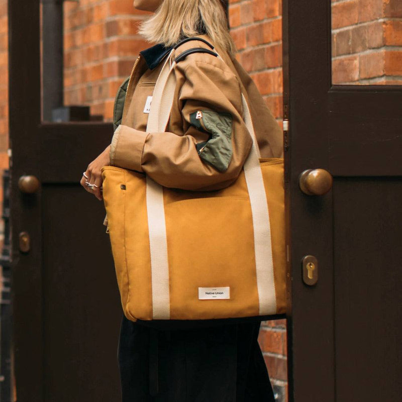 Native Union Re-Classic MagSafe Card Wallet - Kraft | Modern Quests