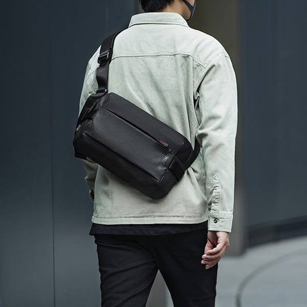 Tomtoc Explorer Sling Bag Medium - Black | Modern Quests