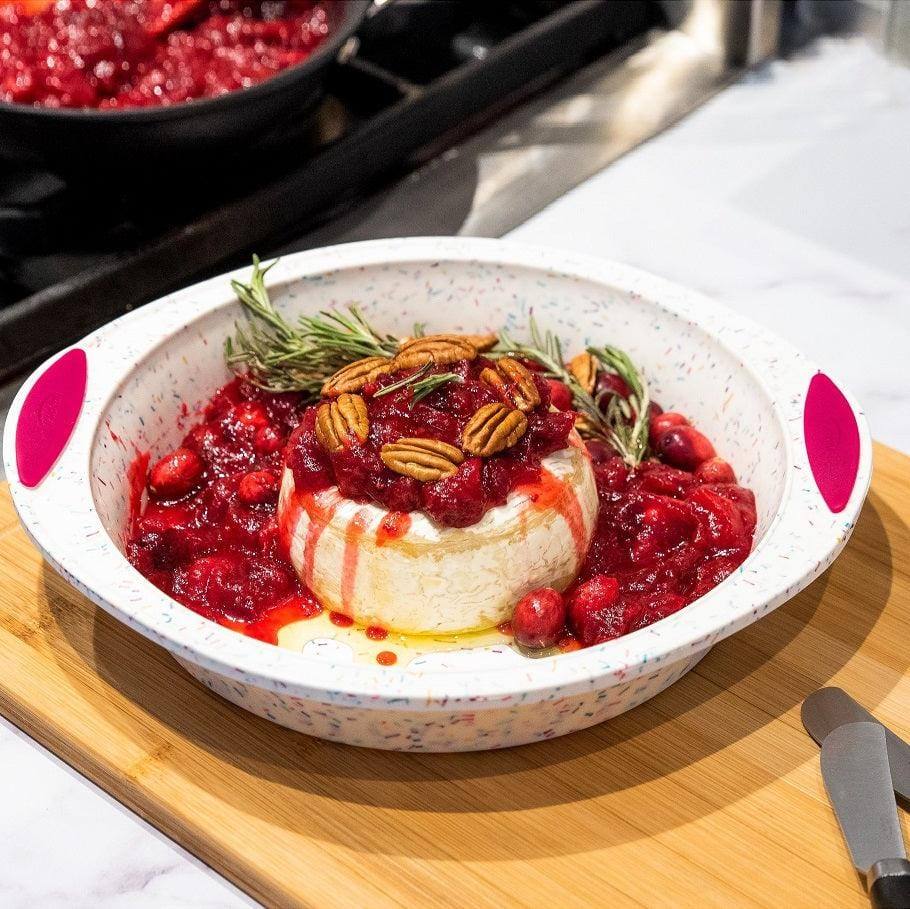 Trudeau Structure Silicone Round Cake Pan - White Confetti – Modern Quests